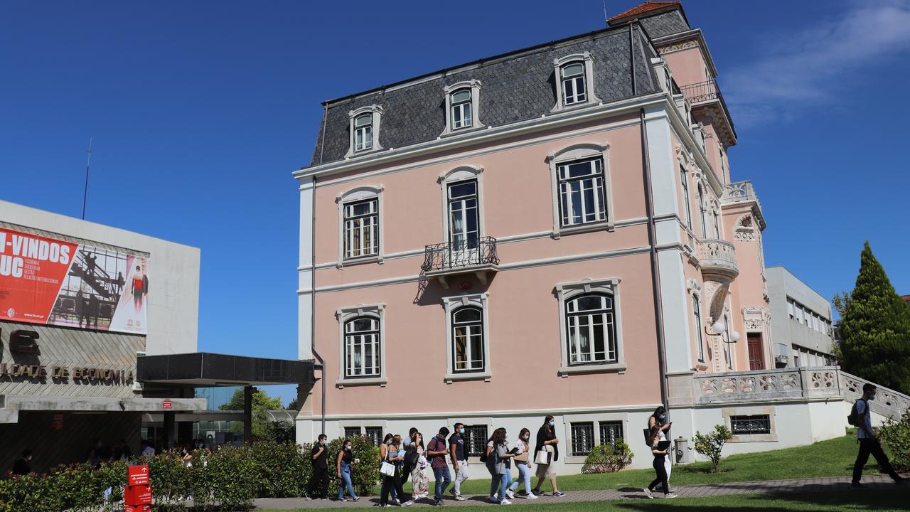 Faculdade de Economia - Faculdade de Economia - Universidade de Coimbra